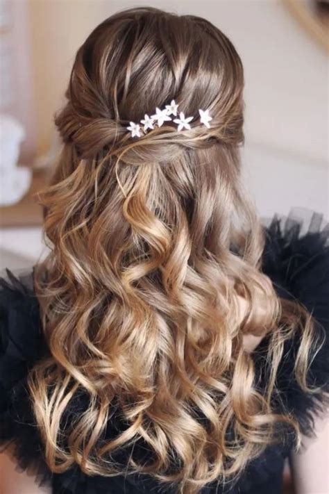Top 25 Prom Hairstyles For Straight Hair To Try In 2024
