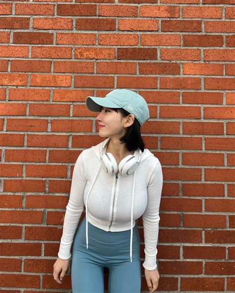 Tight And Busty R Prettyasiangirls