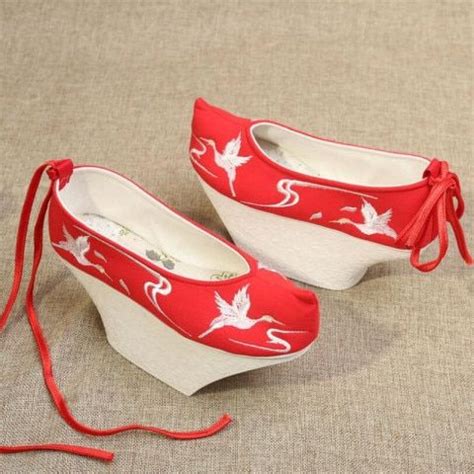 Traditional Chinese Hanfu Shoes Elegant Platforms