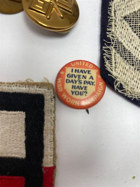 Military Memorabilia Army Navy Patches Air Force Vietnam Ww11 Us Buttons Sewing Kit Free