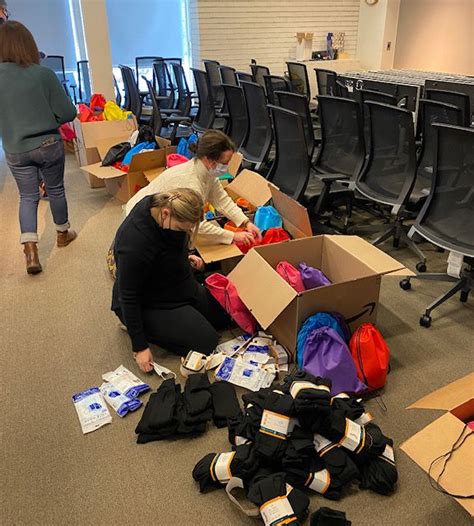 Crateandbarrel Community Volunteeringmatters Love Michael Dylan Albanese