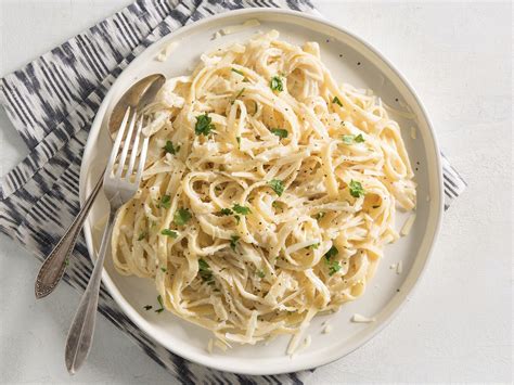 Fettuccine Alfredo