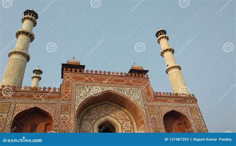 Tomb Of Mughal Emperor Akbar Sikandra Stock Image Image Of Nice Building 137487393