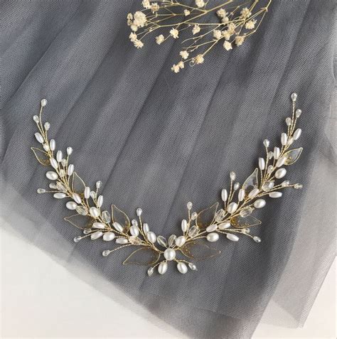 Веточка в свадебную причёску Бисерные украшения Свадебные украшения Свадебные прически