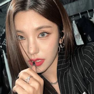 SmutBase JYP Entertainment