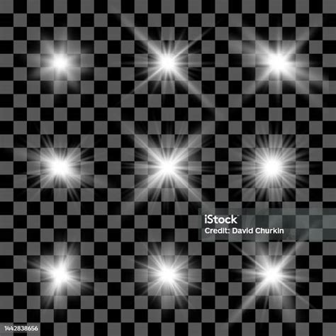 흰색으로 빛나는 빛이 투명하게 깜박입니다 빛의 집합입니다 스팽글 광선으로 시원한 효과를 장식하기 위한 벡터 그림 밝은 별 0명에 대한 스톡 벡터 아트 및 기타 이미지