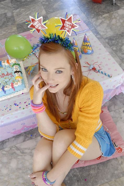 Dani Jensen Scrolller