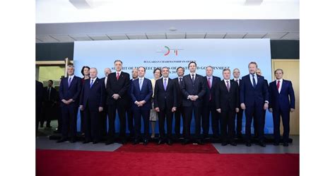 Започна срещата на върха на Плевнелиев и лидерите от региона Снимки