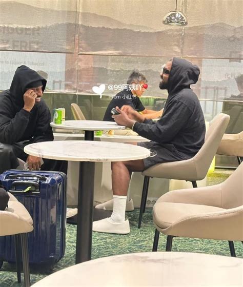 속보 칸예 드디어 출국 ㄷㄷㄷㄷㄷㄷ 유머움짤이슈 에펨코리아