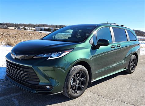 2025 Toyota Sienna Xle Awd Woodland Edition Review Wuwm 89 7 Fm