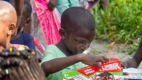 La Gira Un Juguete Una Ilusión Toca Tierra En Annobón Partido Democratico De Guinea