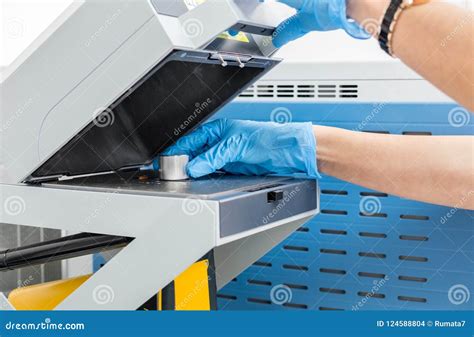 Mass Spectrometer Device Of Lab For Analysis Property Element By Detect