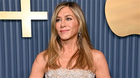 Im Glad My Mom Died Jennifer Aniston Will Star In The Apple Tv