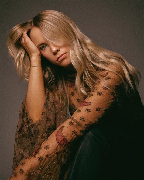 Avery Anna Avery Anna Added A New Photo