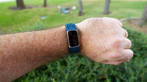 Fitbit Charge 5 Update Causes Battery Drain And Black Screen Issues For Some
