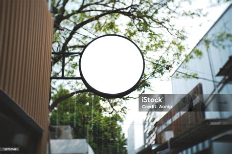 빈 상점 간판 표지판 디자인 모형 클리어 숍 템플릿 벽에 걸려 있는 거리 로고 프레젠테이션을 위한 서명 보드 메탈 카페 레스토랑 바 플라스틱 배지 블랙 화이트 0명에 대한