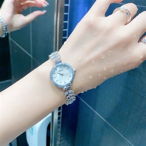 美人鱼手表女小金穗新款女士小众轻奢女式小巧精致人鱼表女款女表 Taobao