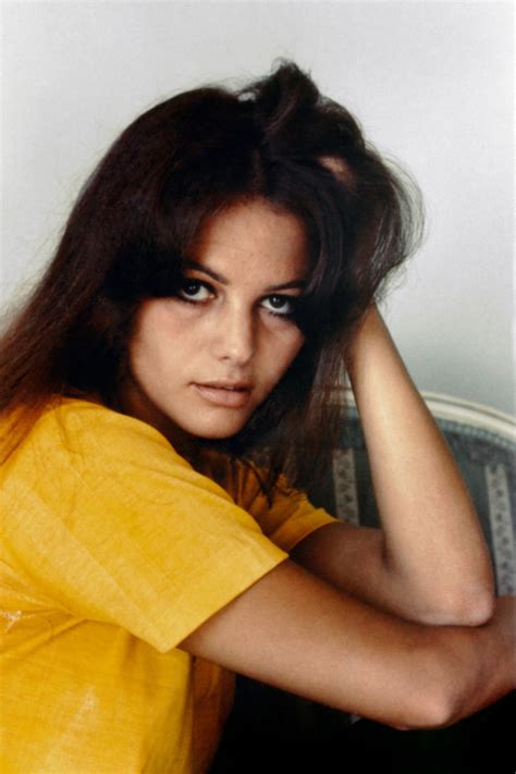 Claudia Cardinale En 15 Clichés Vintage Vogue France