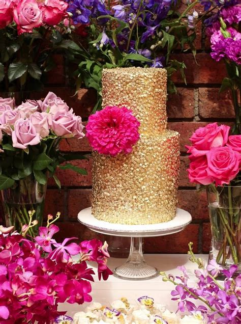 Top 20 Stylish Wedding Cakes With Classical Details