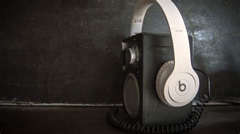 Switching Audio Output Between Speakers And Headset Citizenside