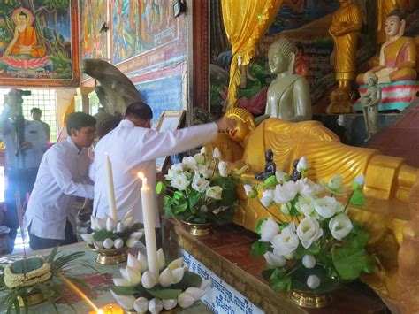 សម្តេច វិបុលសេនាភក្តី សាយ ឈុំ ប្រធាន ព្រឹទ្ធសភា នៃព្រះរាជាណាចក្រកម្ពុជា បាន អញ្ជើញ ចូល រួម គោរព