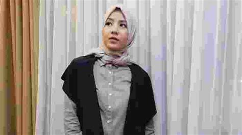 Ini Artis Yang Putuskan Berhijab Topikindo
