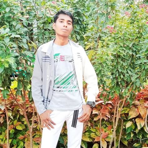 Sourabh Chouahan 72 Sourabh Chouhan 72 • Threads Say More