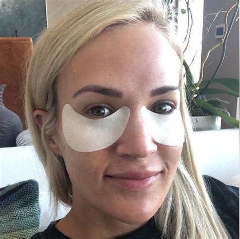 Carrie Underwood Without Makeup 2013