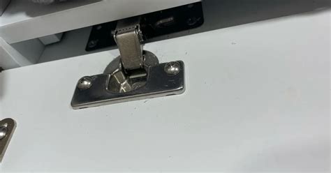 저렴한 가격에 꼼꼼하게 잘 해주셨어요 빨리 수리하고 싶었는데 바로 와서 수리해 주셔서 너무 좋았어요 숨고 숨은고수