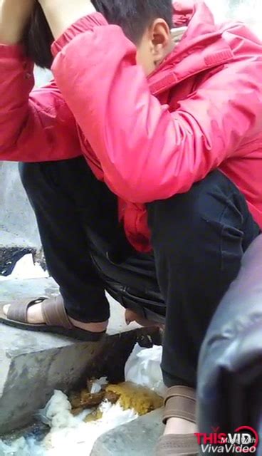 Squat Shitting - ThisVid.com