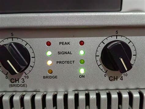 why my amplifier still sends signal with protection light on r