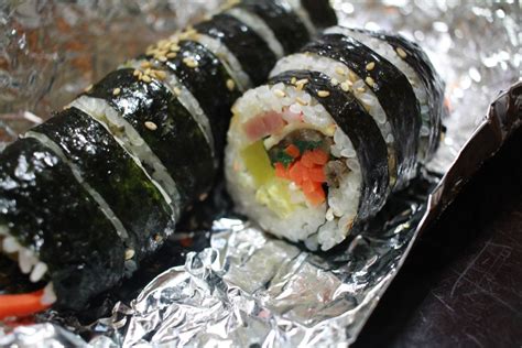 무료 이미지 요리 식품 생기게 하다 해초 물고기 정어리 아시아 음식 회 달걀 단발 음식 사진 한국 음식 김 쌀 김밥 캘리포니아 롤