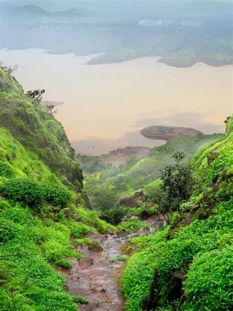 मानसून में और भी खूबसूरत हो जाती हैं भारत की ये जगहें ऐसे प्लान करें