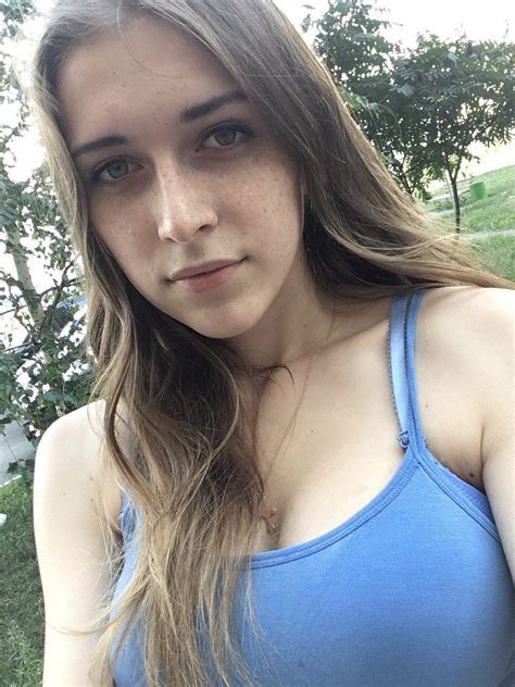 HI eveyone how do you look? : r/palebeauties