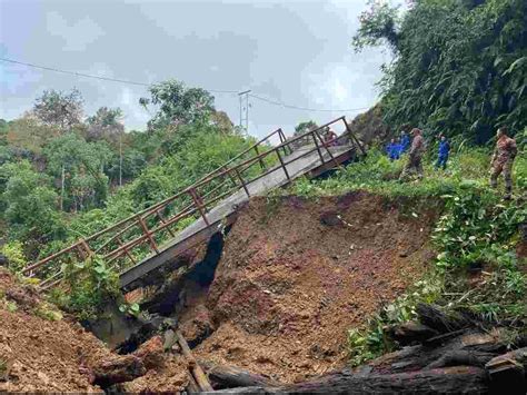 Jambatan Nanga Tisa Di Sungai Yong Runtuh Penduduk Dua Buah Rumah