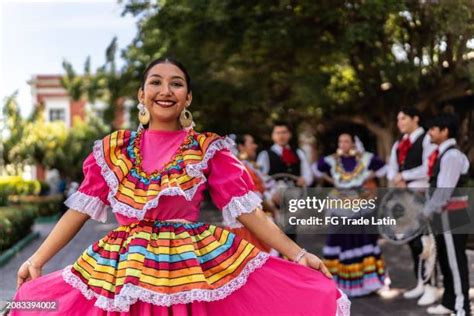 Jarabe Tapatío Photos And Premium High Res Pictures Getty Images