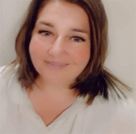 Држачи За Цуцли Привезоци Алки