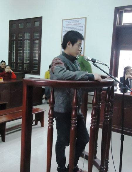 Thanh niên dụ dỗ bé gái xem phim sex kích dục rồi dở trò hiếp dâm