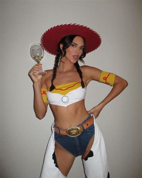 Kendall Jenner Suits Up As Sexy Jessie From Toy Story For Halloween Cosmic Book News