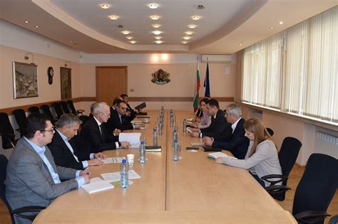 Работодателските организации се срещнаха със служебния министър на