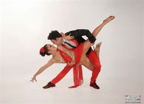 Tdsf Sporcuları Hande Atalay Ersin Altaş 2012 2013 Kostümleri Su By Serpil Uykusuz