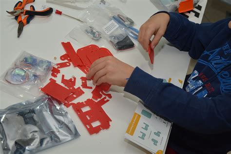 Settorezero Penguin Bot Un Simpatico Robot Bipede Basato Su Arduino
