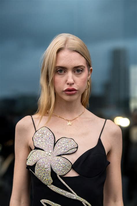 Chloe Cherry Doesn T Think Her Lips Are That Big Read Interview Allure