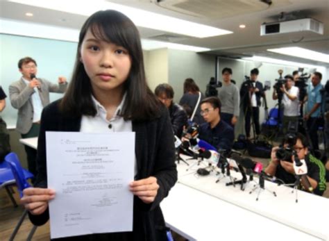 一輩子都不會再回去了！ 香港「民主女神」周庭棄保流亡加拿大