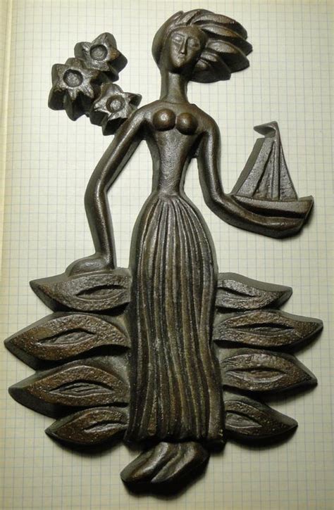 Барельеф ссср девушка с кораблем — цена 290 грн в каталоге Панно Купить