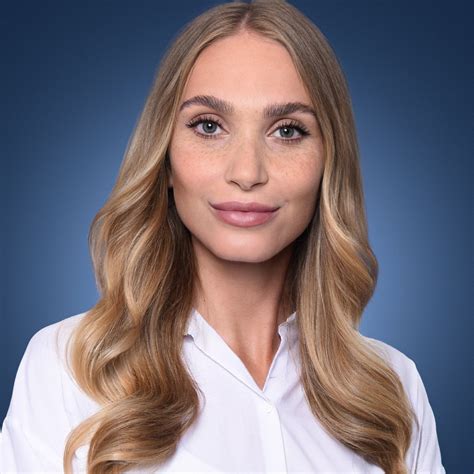 Svea Kusber Recruitment Consultant At Page Outsourcing Page Group Michael Page Xing