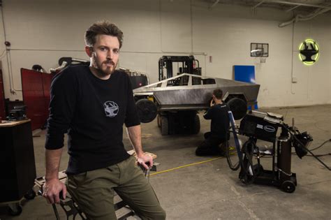 Internet Famous How James Hobson Aka The Hacksmith Brings In Six