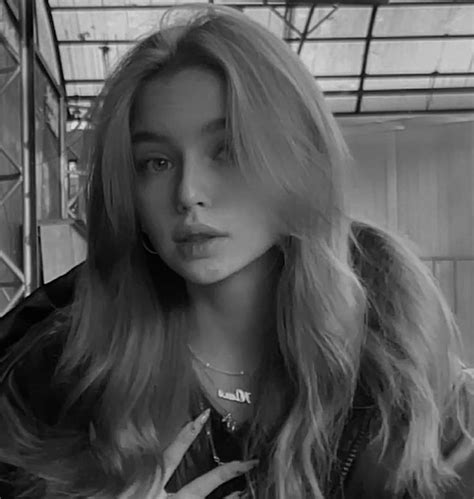 ستورياتافتاراتصوربناترماديسوداء Aesthetic Girl Cute Girl Poses