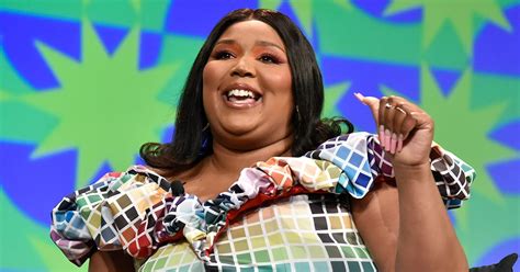 Lizzo Reveals Yitty Tattoo On Butt Popsugar Beauty
