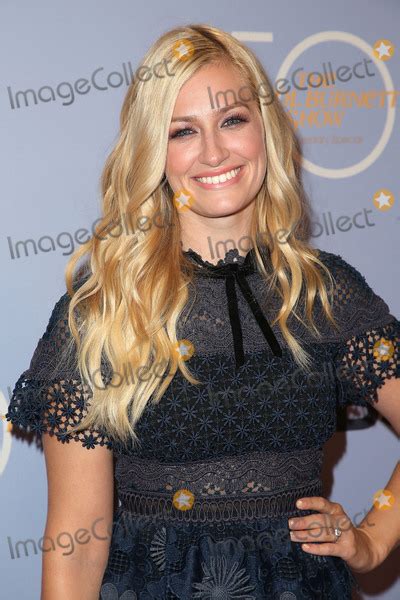 Photos And Pictures 04 October 2017 Los Angeles California Beth Behrs Cbs The Carol